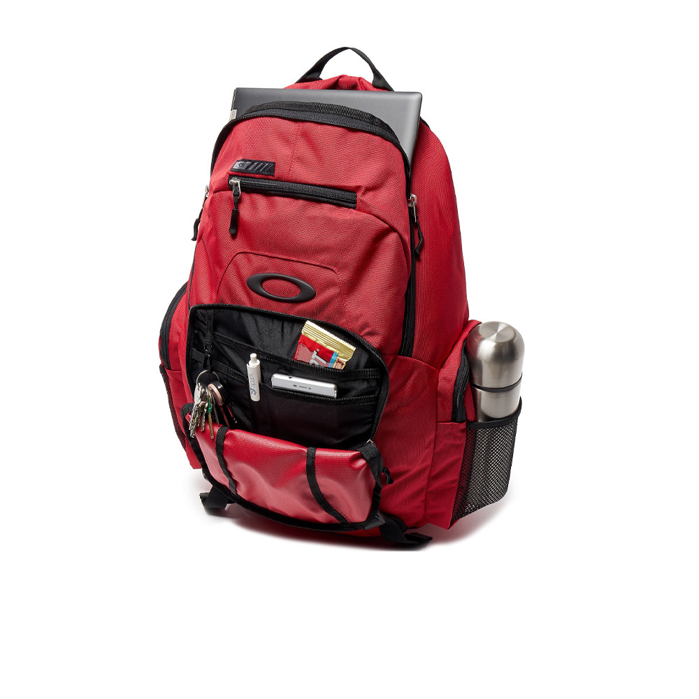 Oakley Blade 30 Backpack | SportsShoes.com