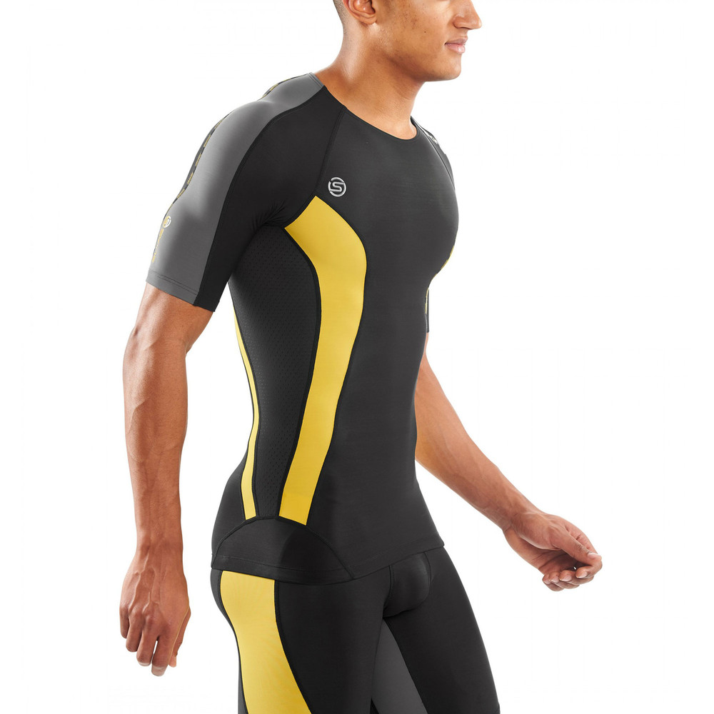 Skins DNAmic Compression Short Sleeve Top | SportsShoes.com