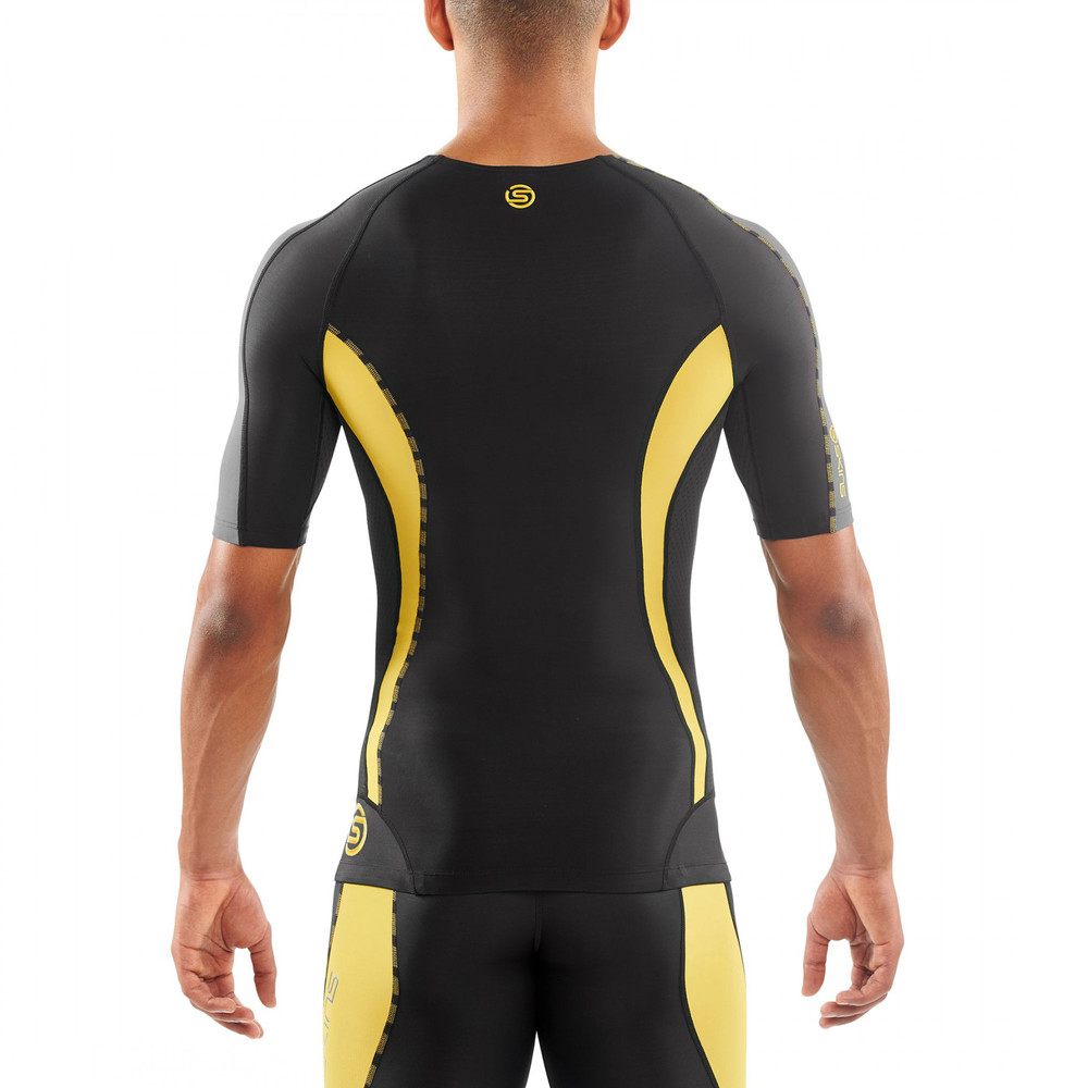 Skins DNAmic Compression Short Sleeve Top | SportsShoes.com