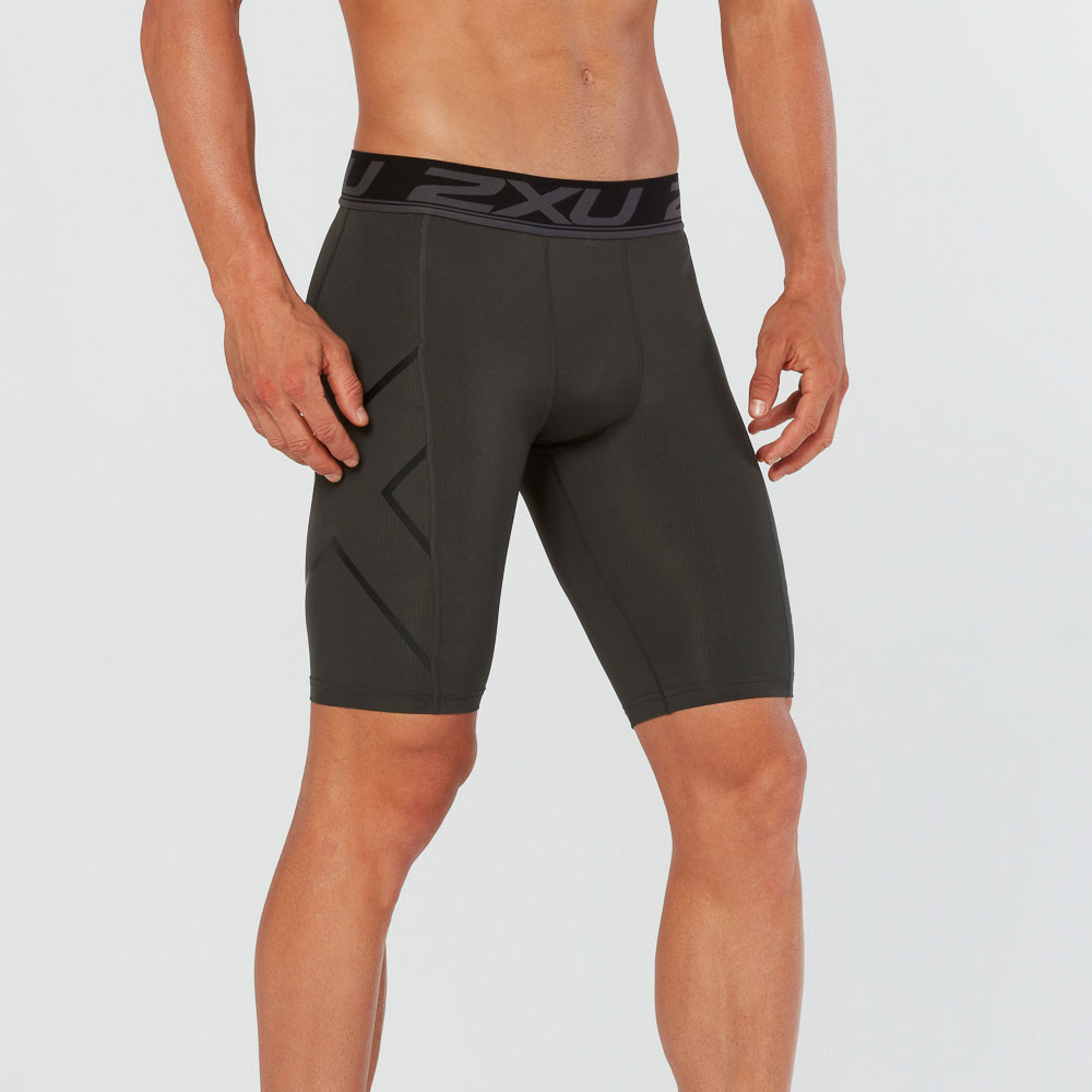 2XU Accelerate Print Compression Shorts | SportsShoes.com