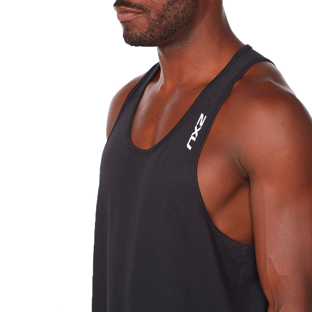 2XU Aero Singlet | SportsShoes.com
